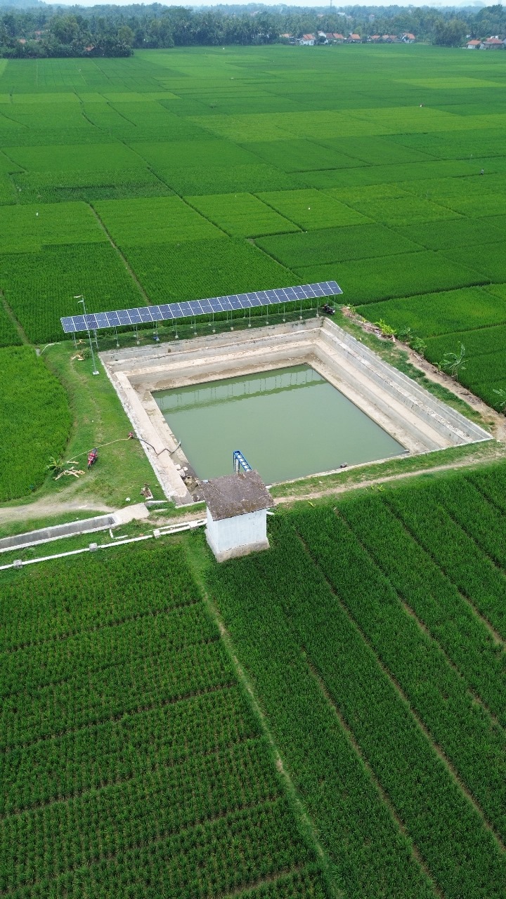 Sistem Irigasi Modern dengan Panel Surya untuk Pertanian Efisien - Suryaqua